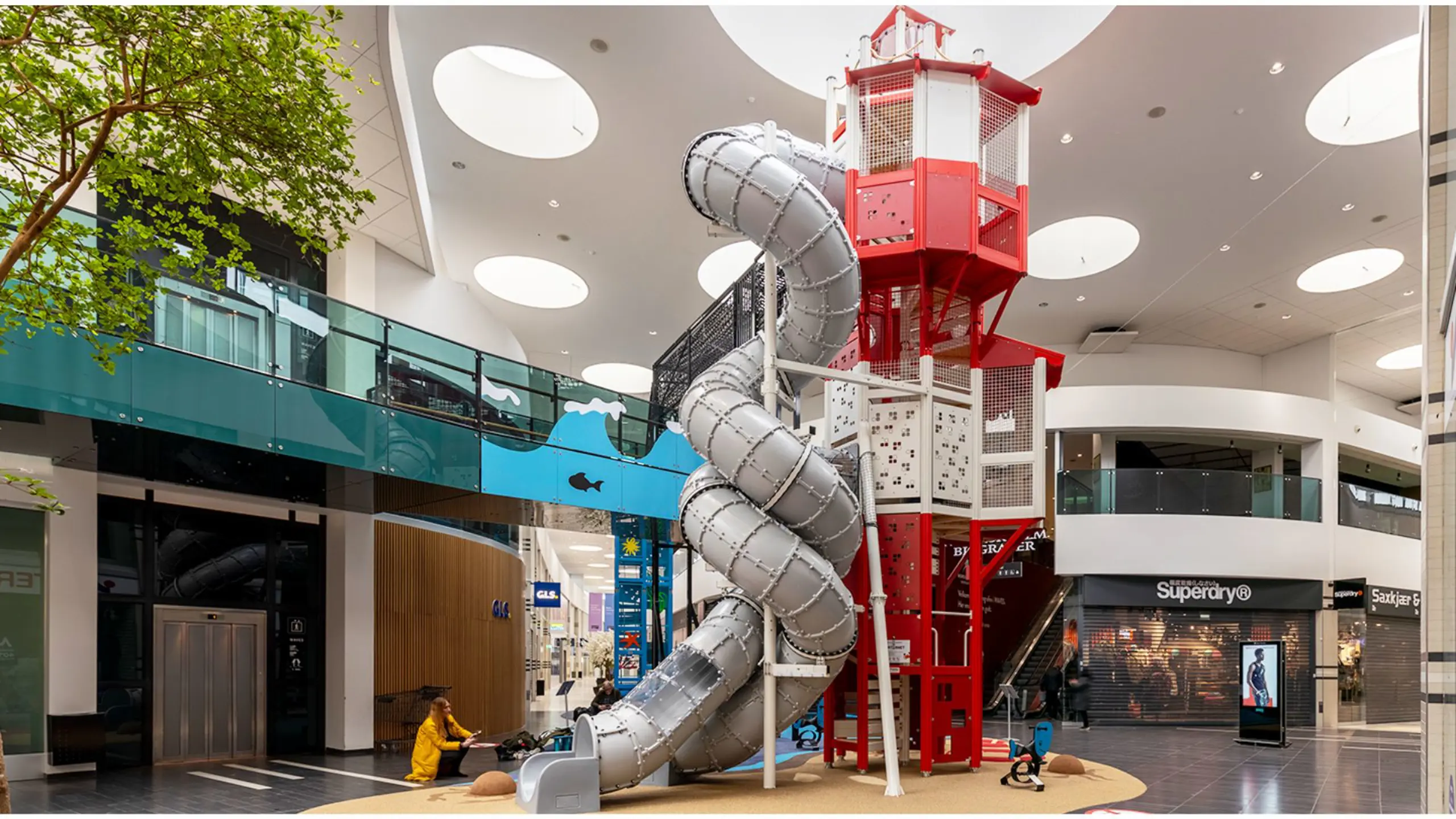 Besøg butikkerne i vores shoppingcenter i Greve - WAVES